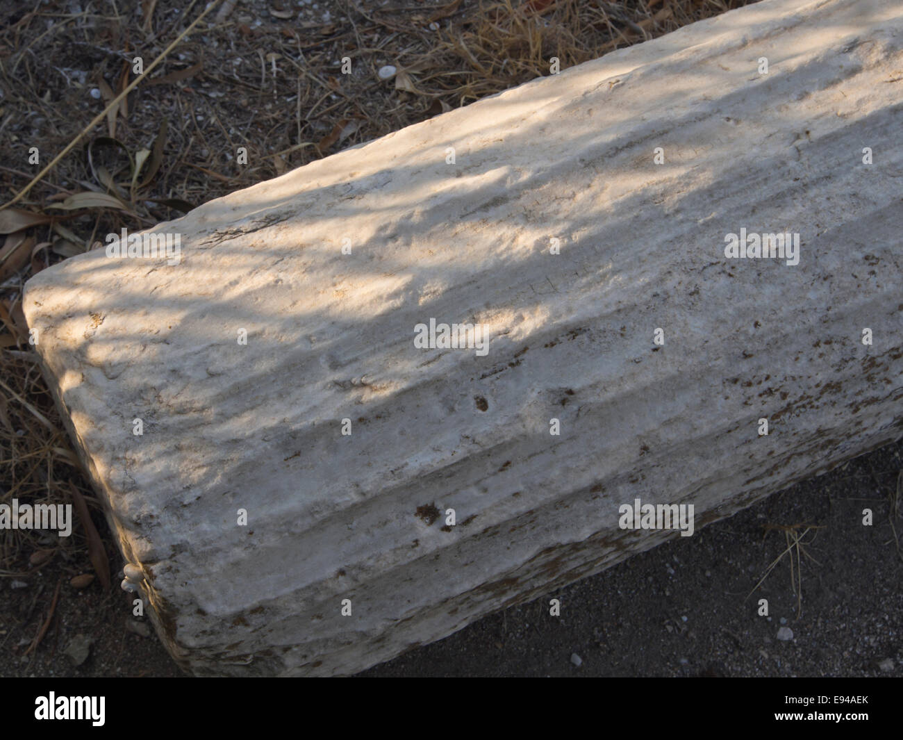 Fragment ancient greek column hi-res stock photography and images - Alamy
