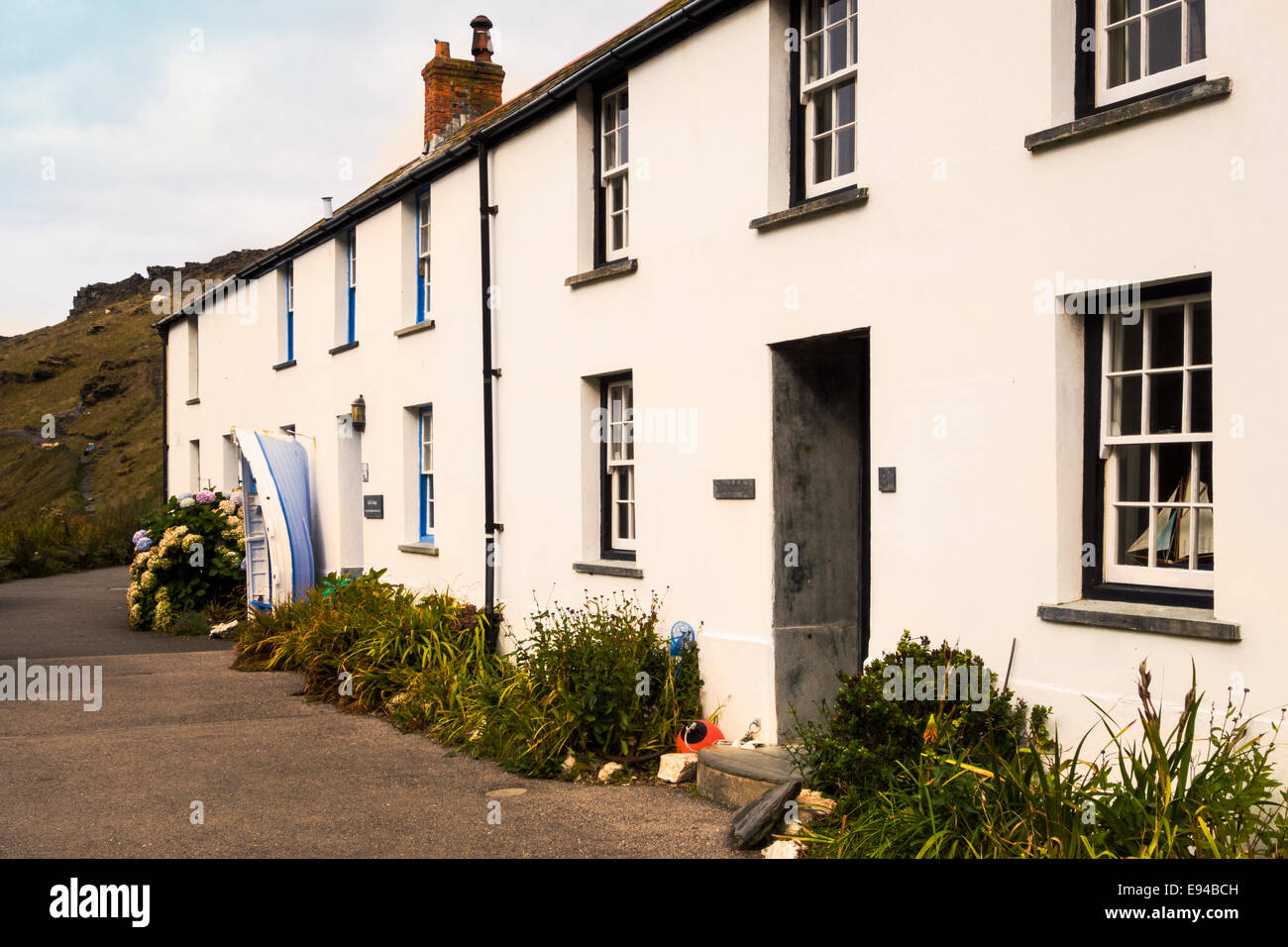 Cornish fishing village fishermens cottages hi-res stock photography ...
