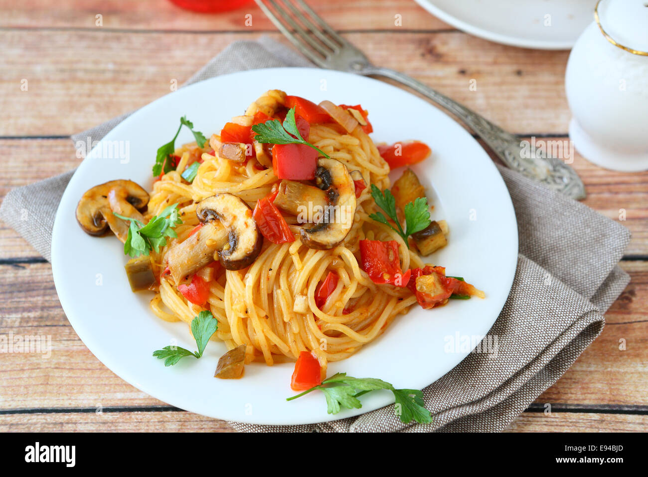 Spaghetti with vegetables, nutritious food Stock Photo - Alamy