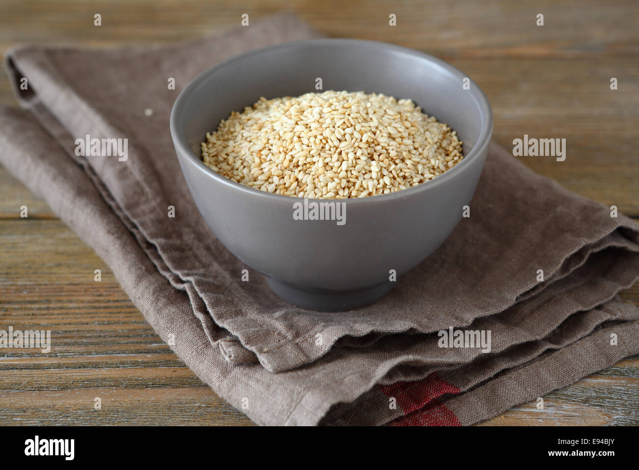 Sesame seeds hi-res stock photography and images - Alamy