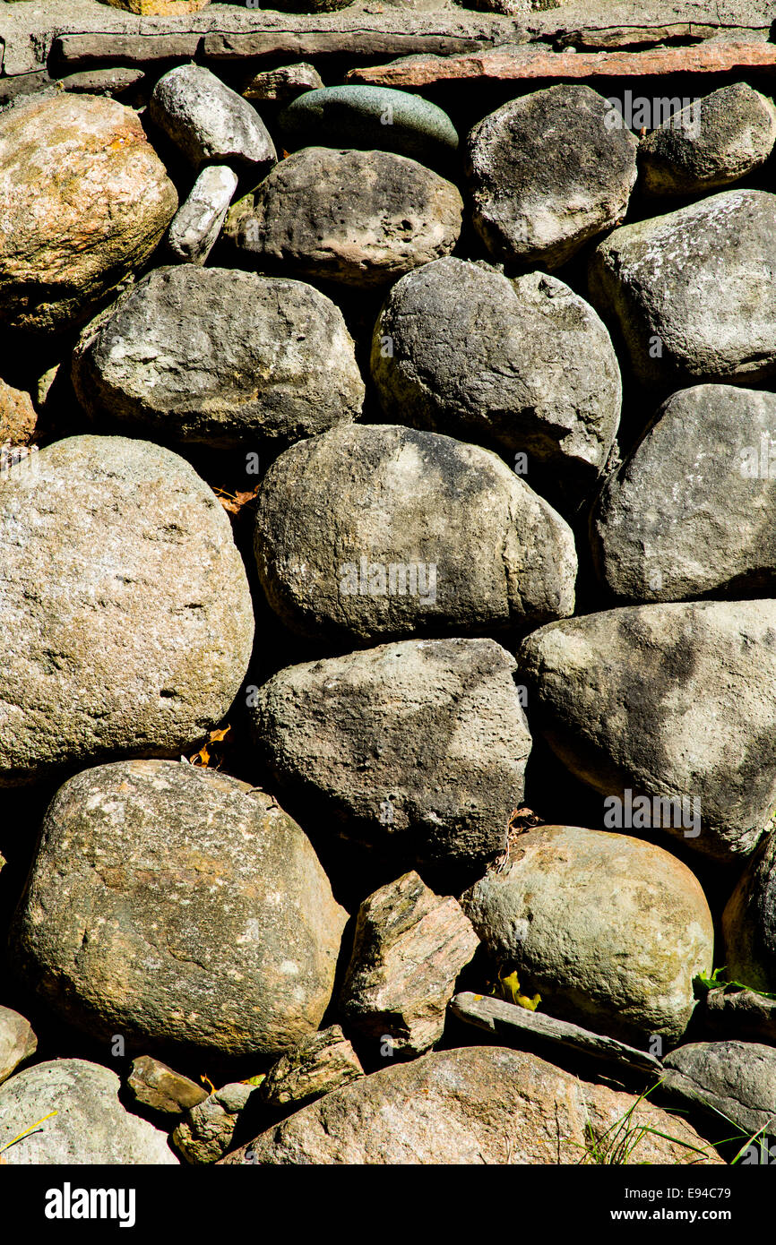 Close up of wall made of rocks Stock Photo - Alamy