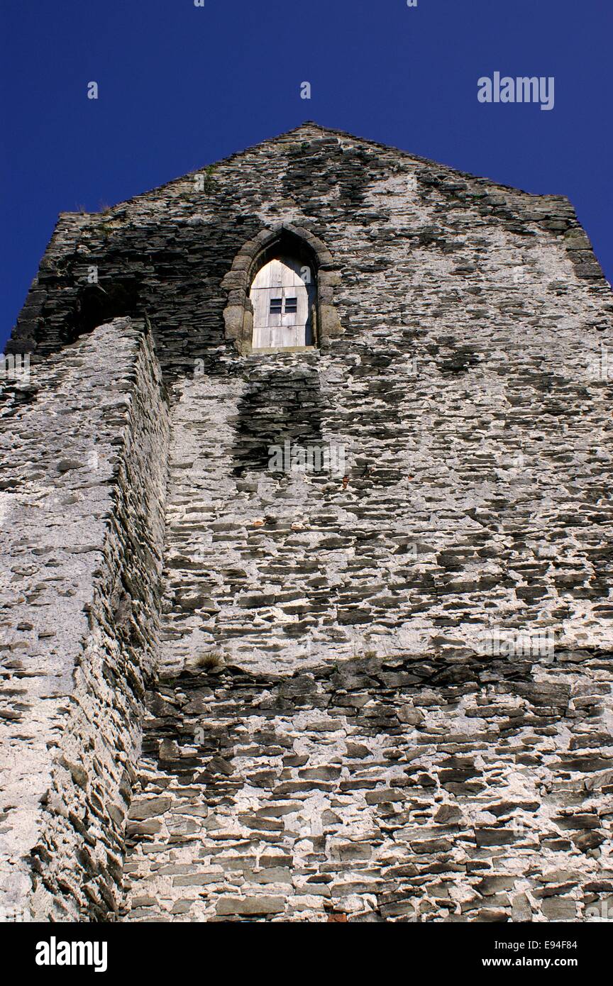 Gothic ruins hi-res stock photography and images - Alamy