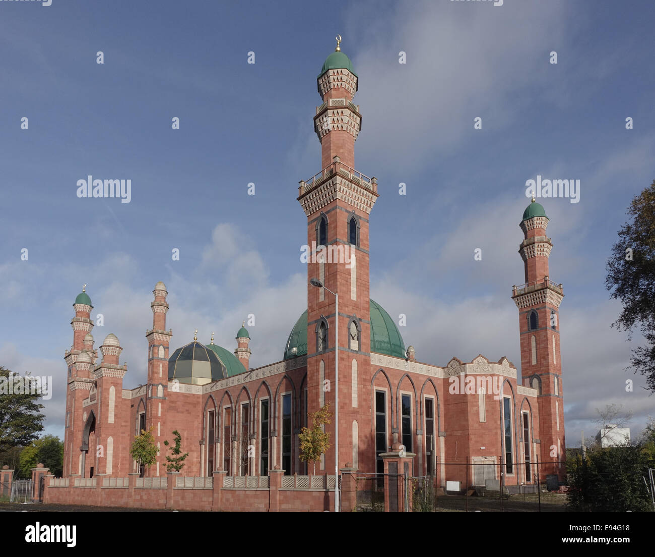 Bradford Grand Mosque, Al-Jamia Suffa-Tul-Islam, Horton Park Ave ...