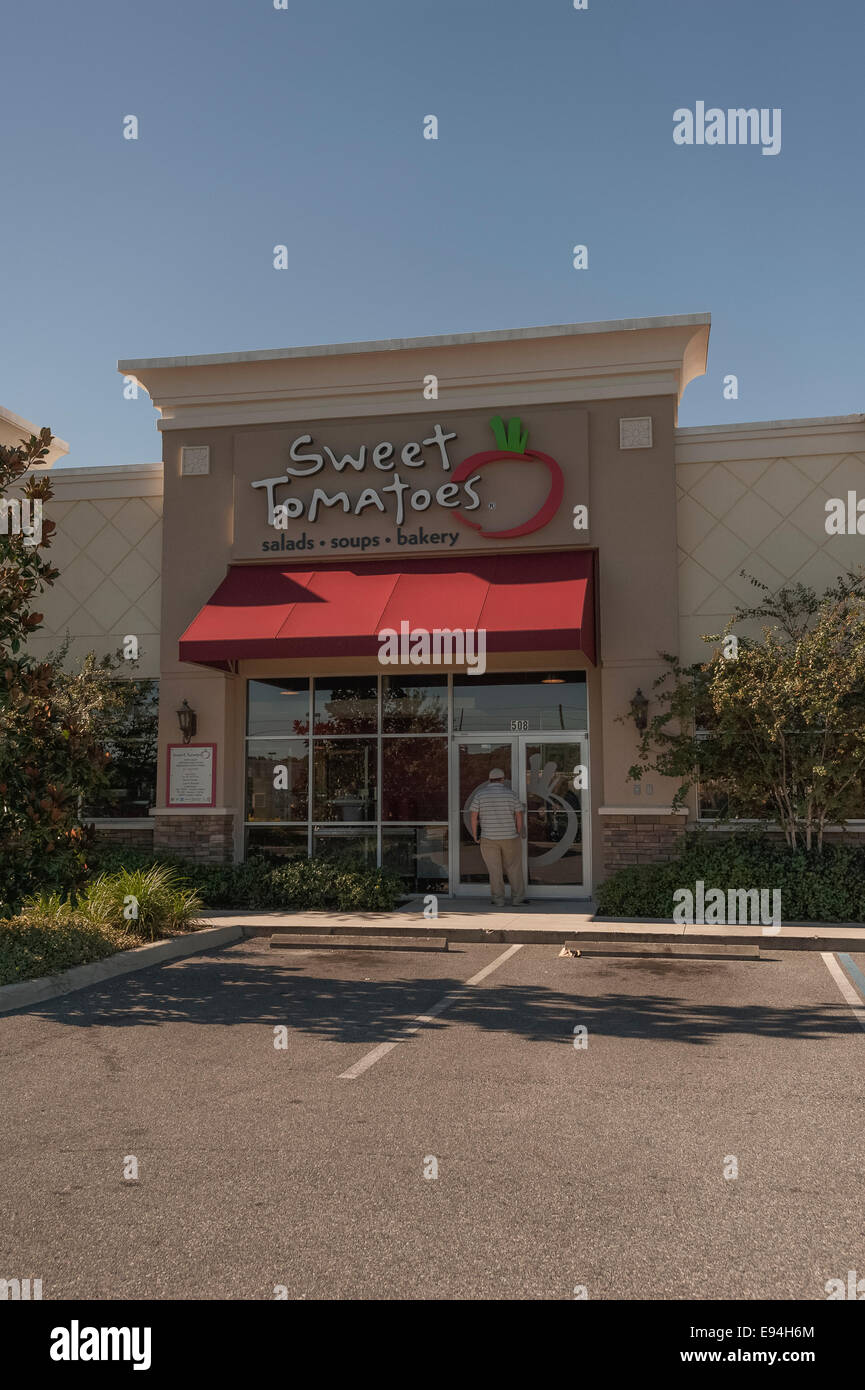 Sweet tomatoes restaurant located in hi-res stock photography and ...