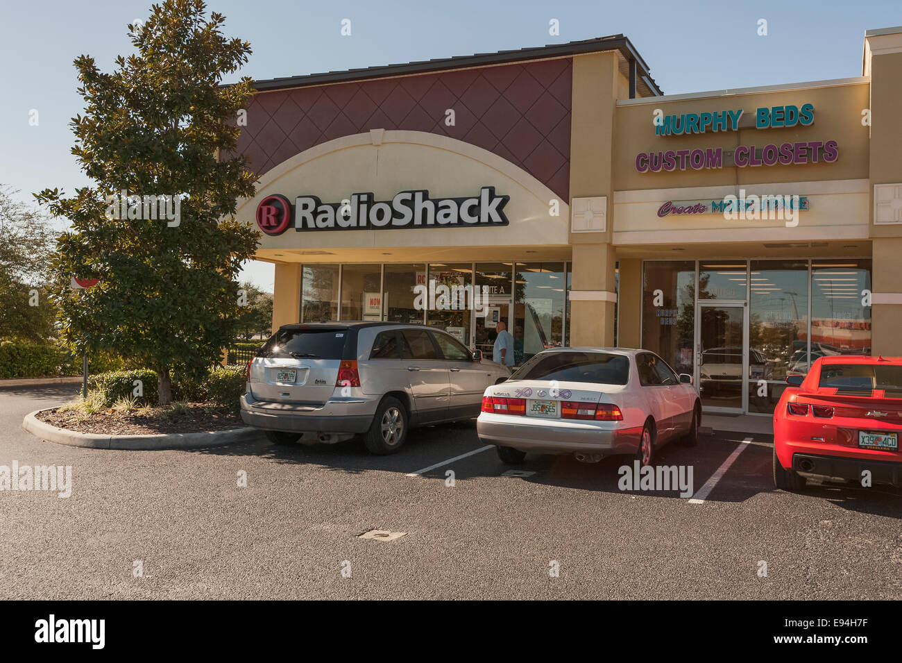 Electronic storefront hi-res stock photography and images - Alamy