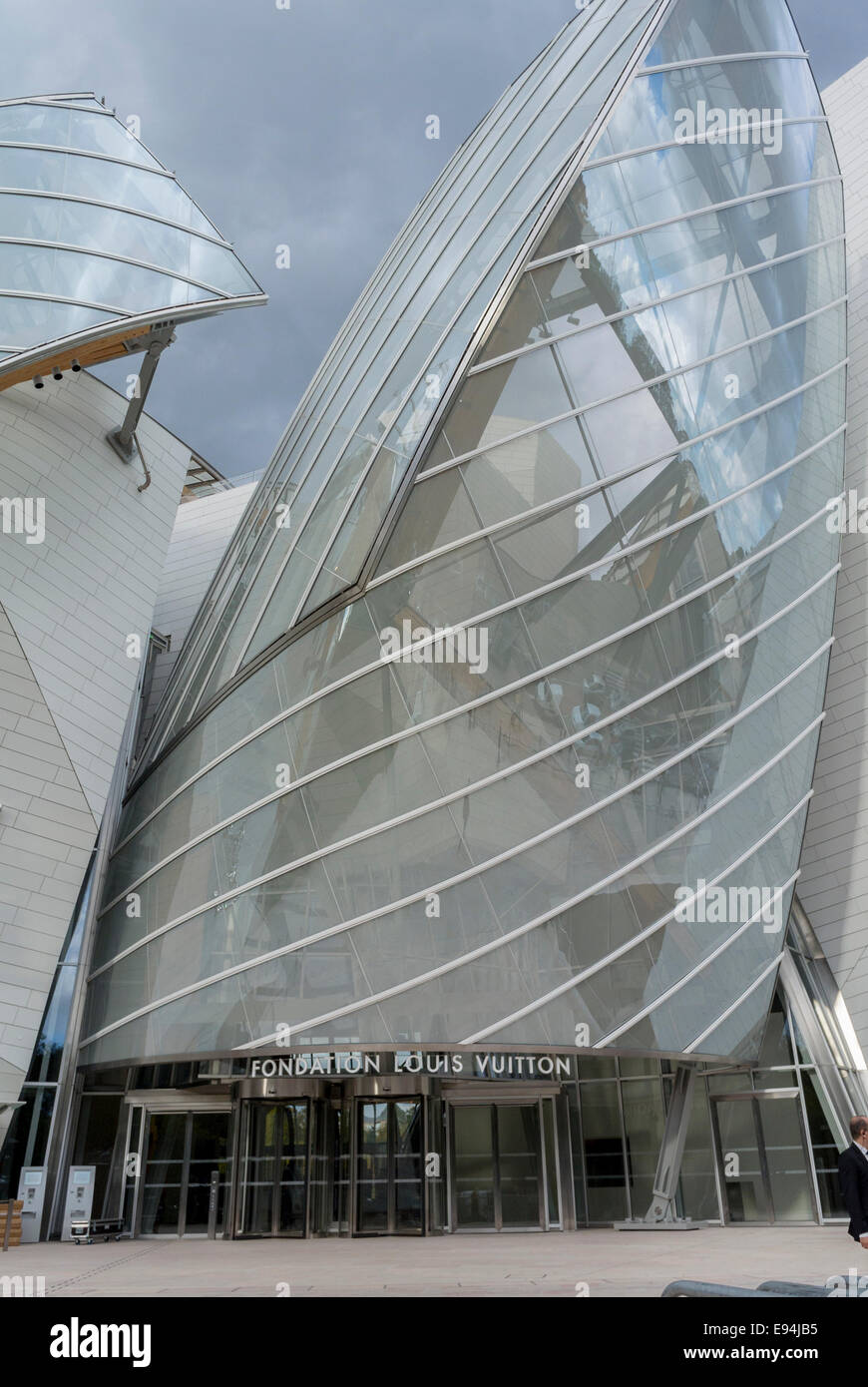 Beautiful museum ship like design glass walls scale size billowing hi ...