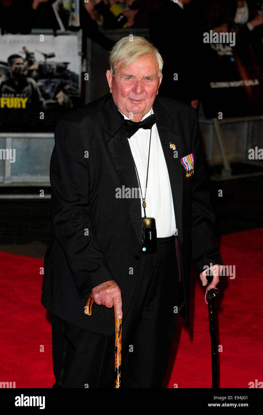 Live by night european film premiere hi-res stock photography and ...