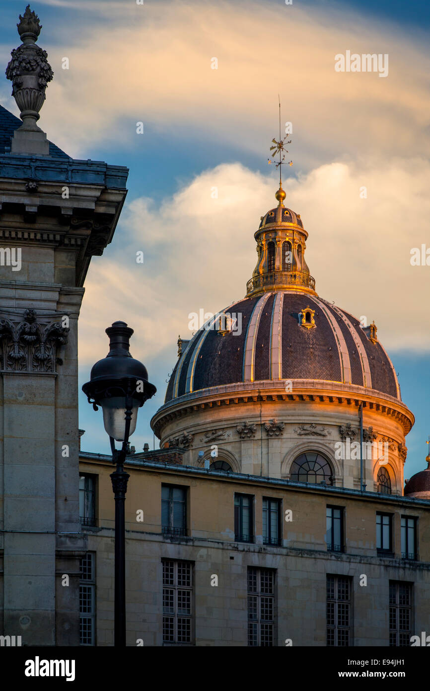 Dome de paris hi-res stock photography and images - Alamy