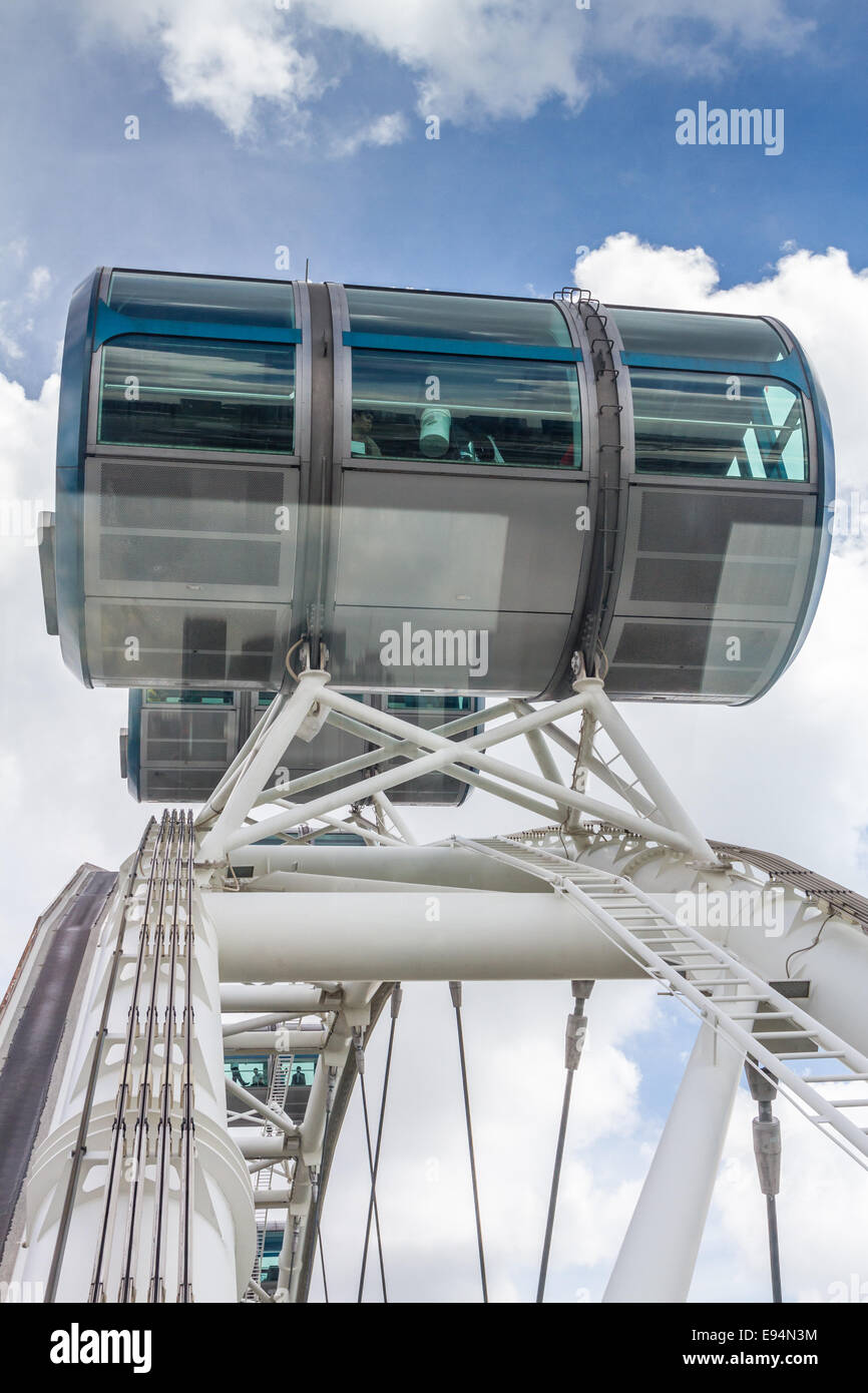 Closeup of Singapore flyer passenger pod or car Stock Photo - Alamy