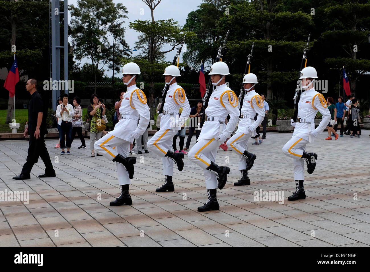Chinese honor guard hi-res stock photography and images - Alamy