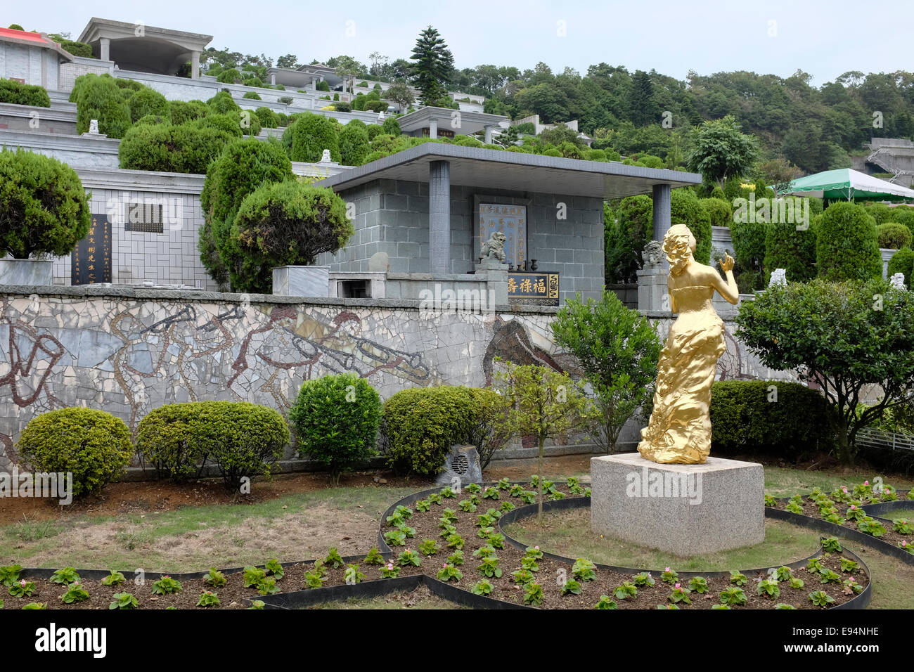 Chinese cemetery taiwan hi-res stock photography and images - Alamy