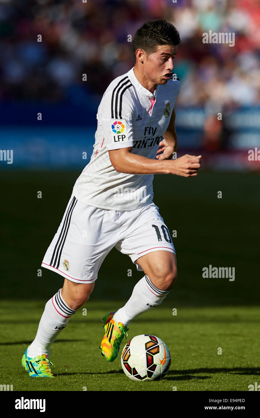 James rodriguez 2014 real madrid hi-res stock photography and images ...