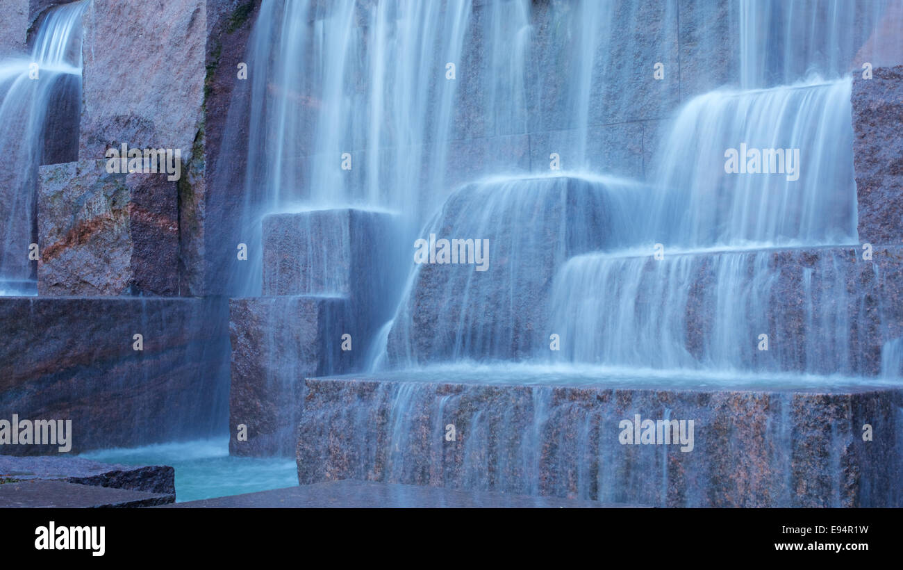 Water streaming down rocks hi-res stock photography and images - Alamy