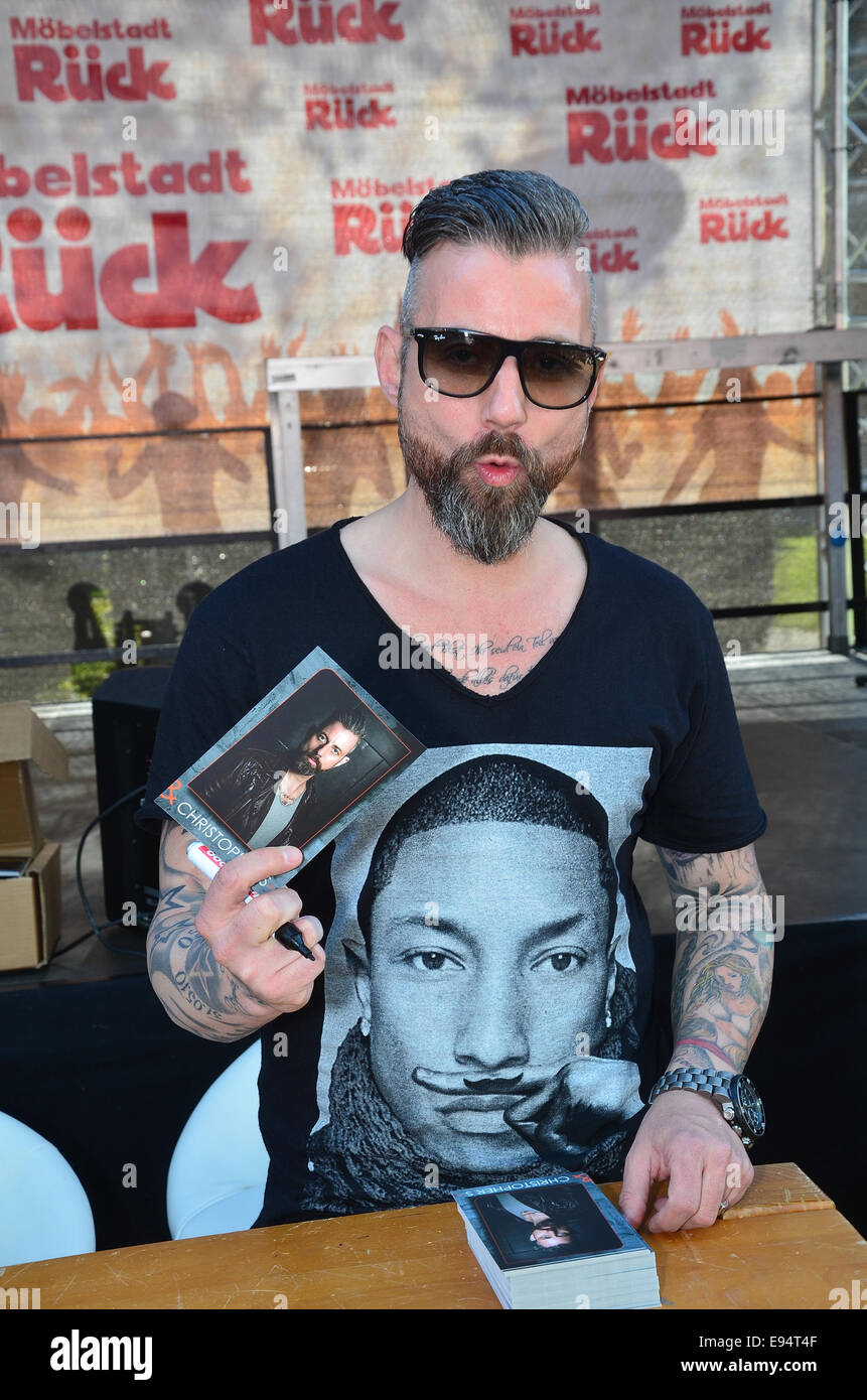 Luca Haenni performing live to promote his latest album 'Dance Until We ...