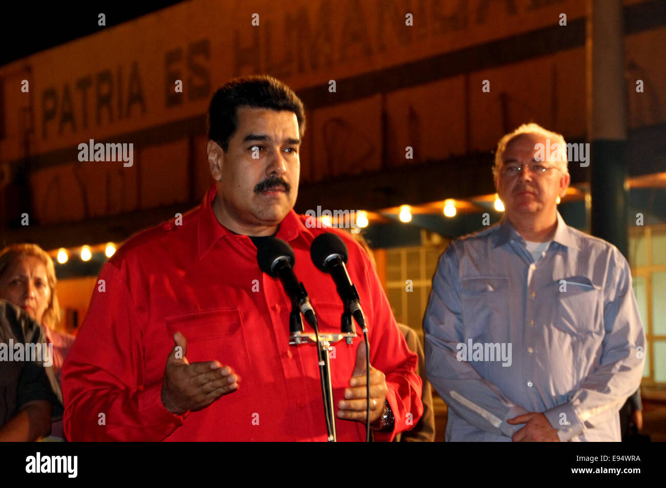 Havana, Cuba. 19th Oct, 2014. Venezuelan President Nicolas Maduro (L ...