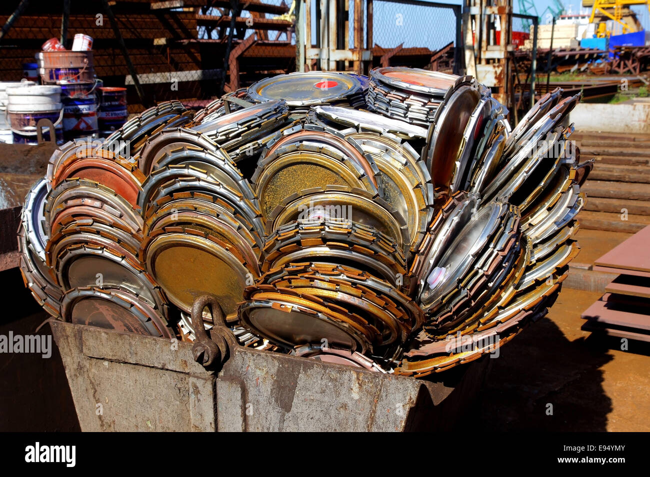 Scrap metal container hi-res stock photography and images - Alamy