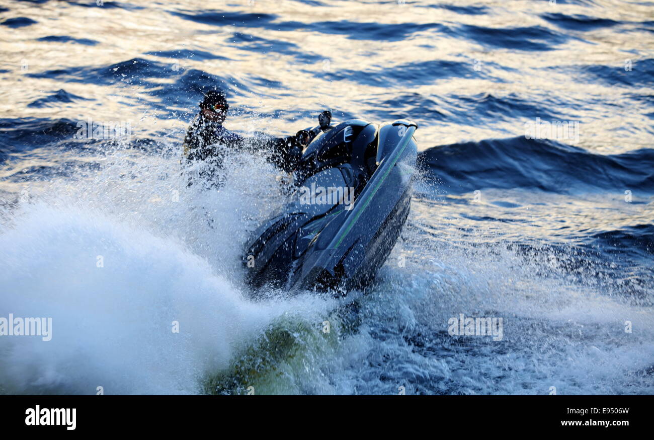 High speed craft hi-res stock photography and images - Alamy