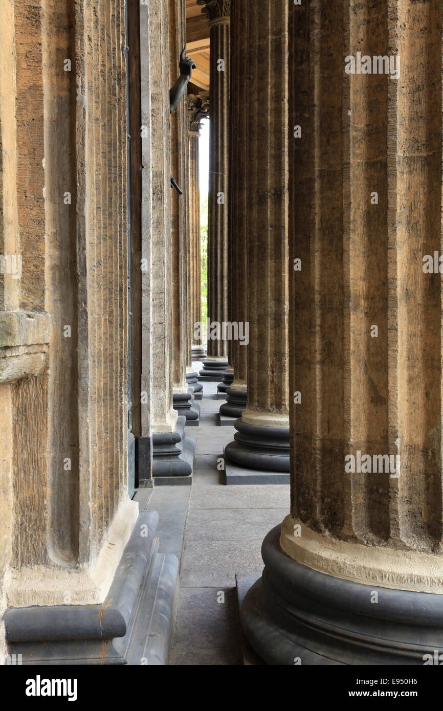 Classic ancient colonnade row hi-res stock photography and images - Alamy