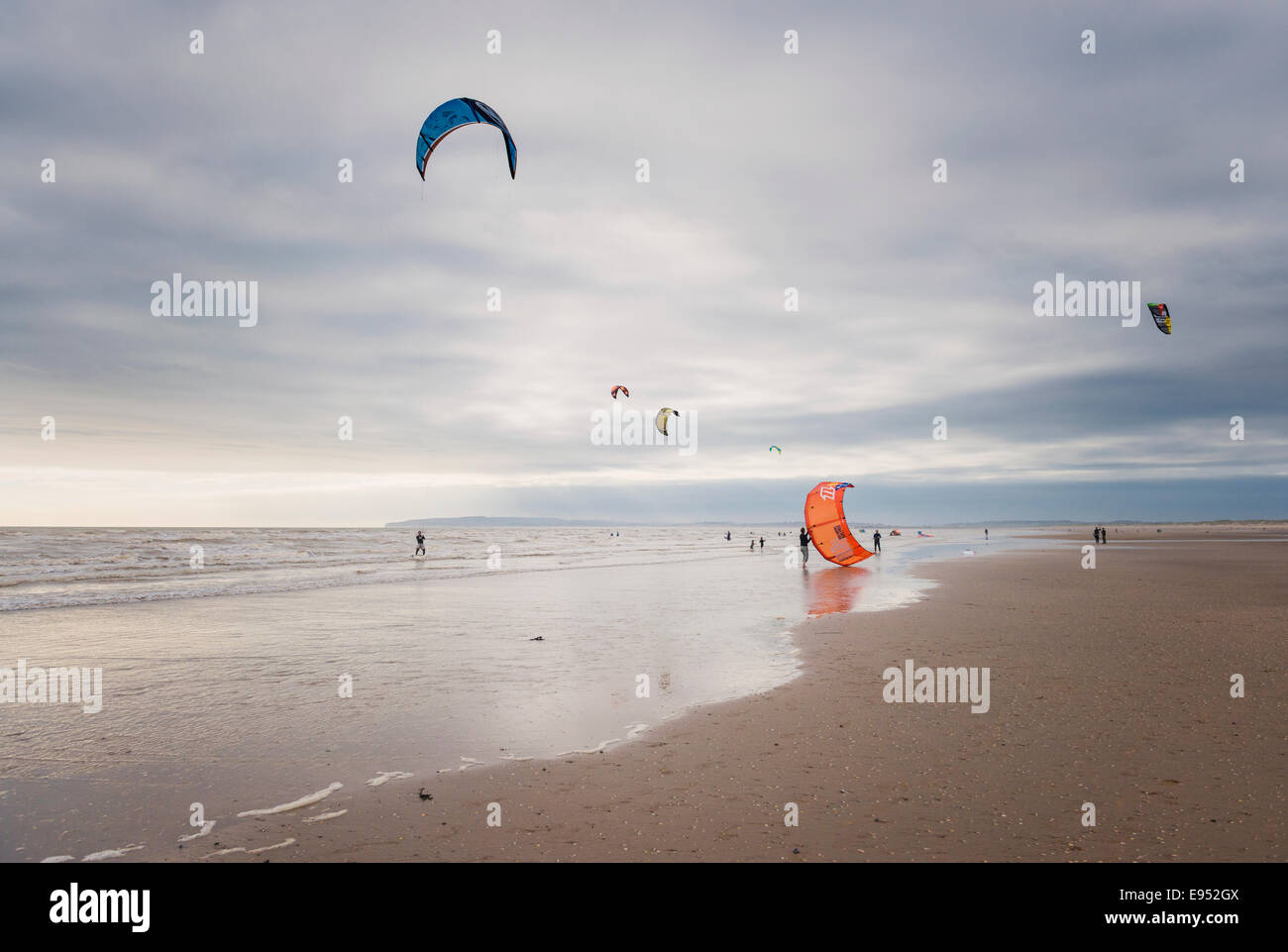 Kite surfing at Broomhill Sands Beach next to Camber sands, East Sussex ...