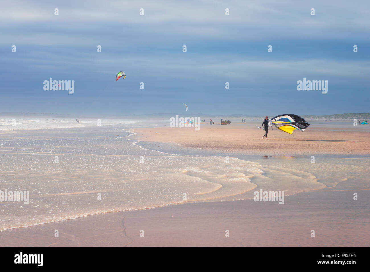 Kite surfing at Broomhill Sands Beach next to Camber sands, East Sussex ...