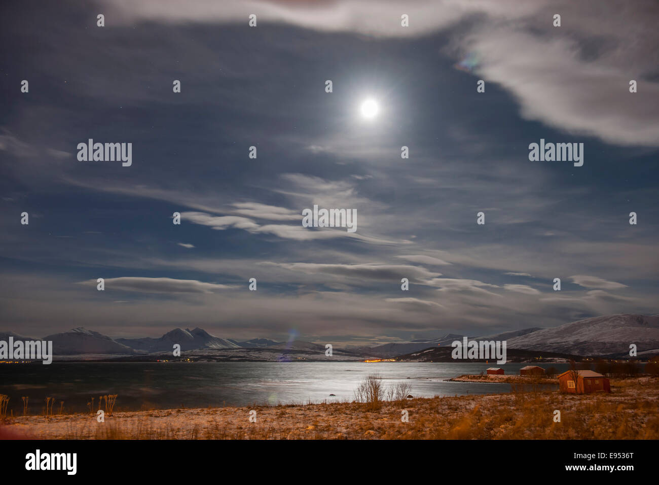 Norwegian full moon hi-res stock photography and images - Alamy