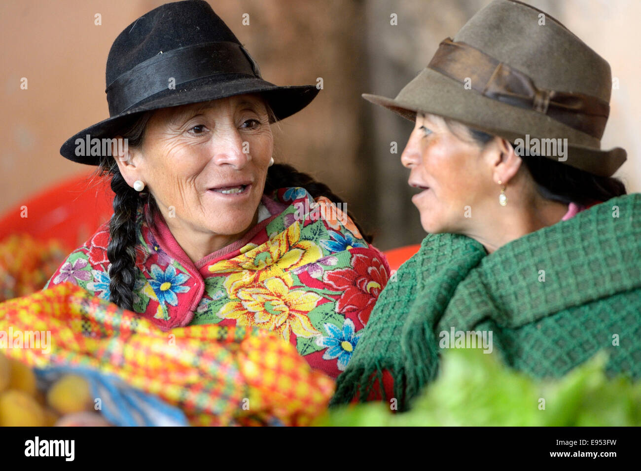Peru Traditional Clothing High Resolution Stock Photography and Images ...