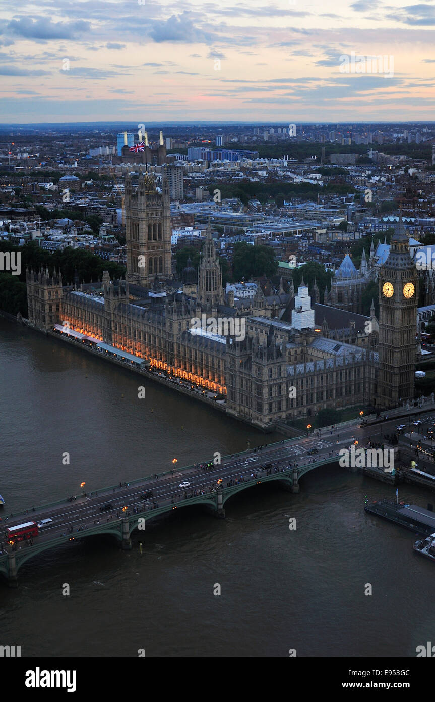 Elizabeth tower clock hi-res stock photography and images - Alamy