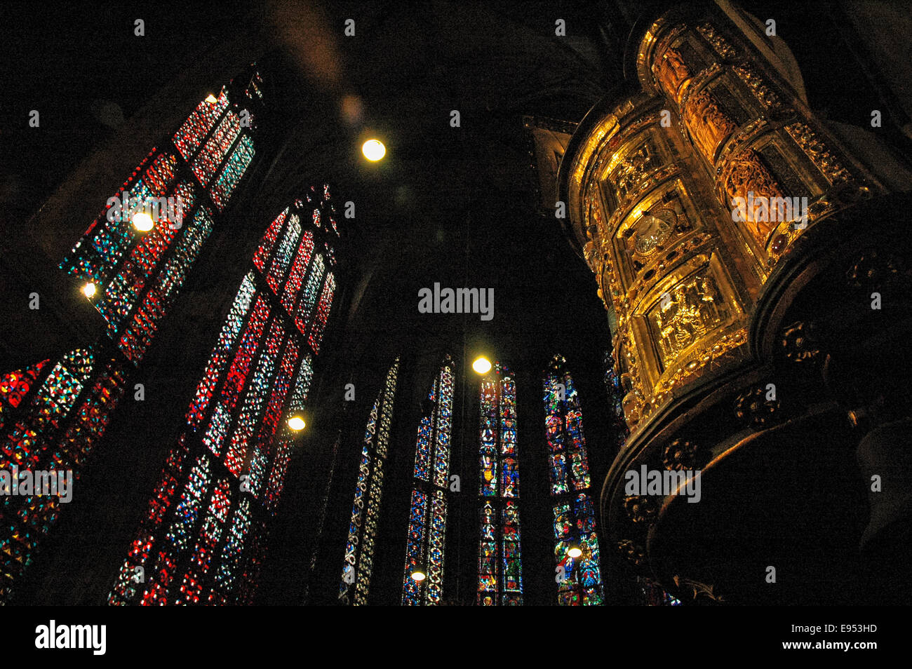 Interior cathedral hi-res stock photography and images - Alamy