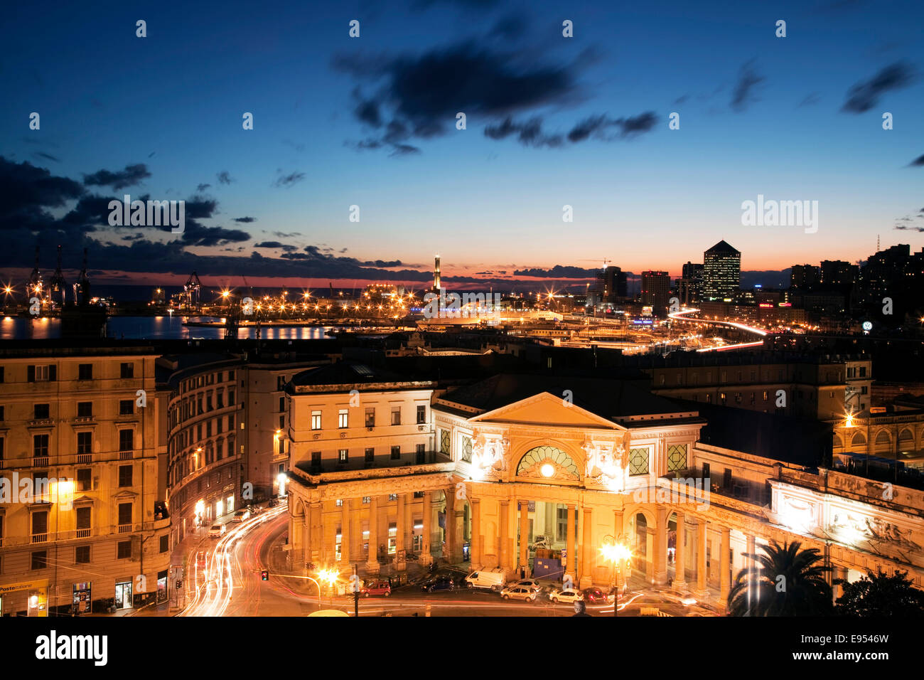 Old buildings overview hi-res stock photography and images - Alamy