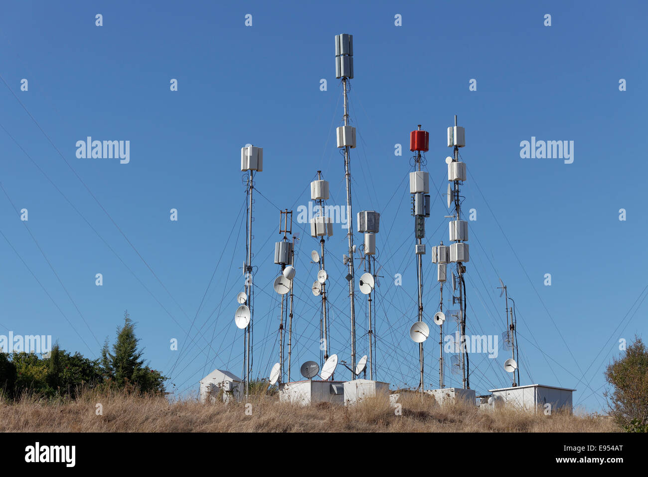 Communication masts hi-res stock photography and images - Alamy