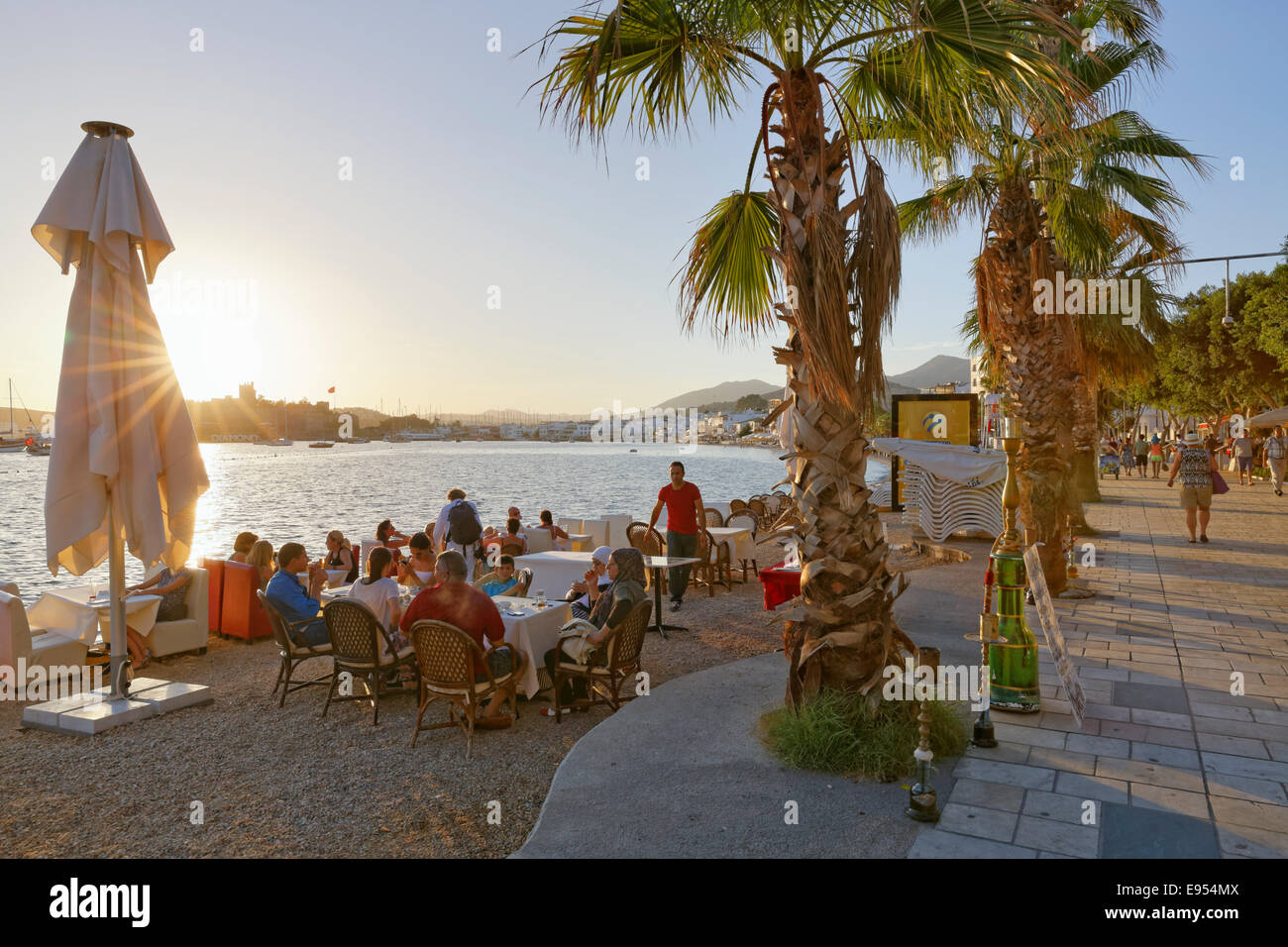 Restaurant on beach at kumbahce bay hi-res stock photography and images ...