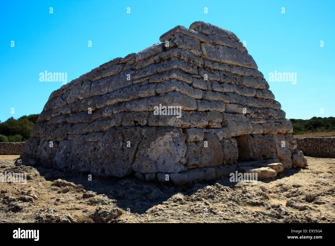 Naveta des Tudons Talaiot culture prehistoric burial site, Ciutadela ...