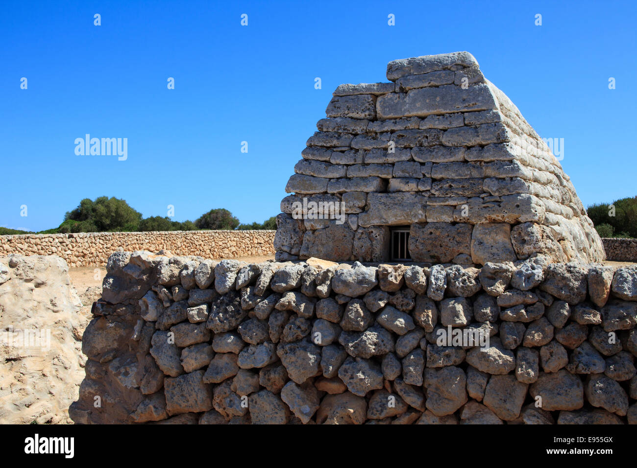Naveta des Tudons Talaiot culture prehistoric burial site, Ciutadela ...