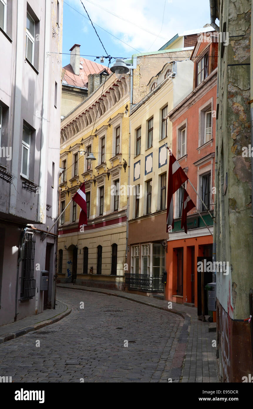 Old town street riga hi-res stock photography and images - Alamy