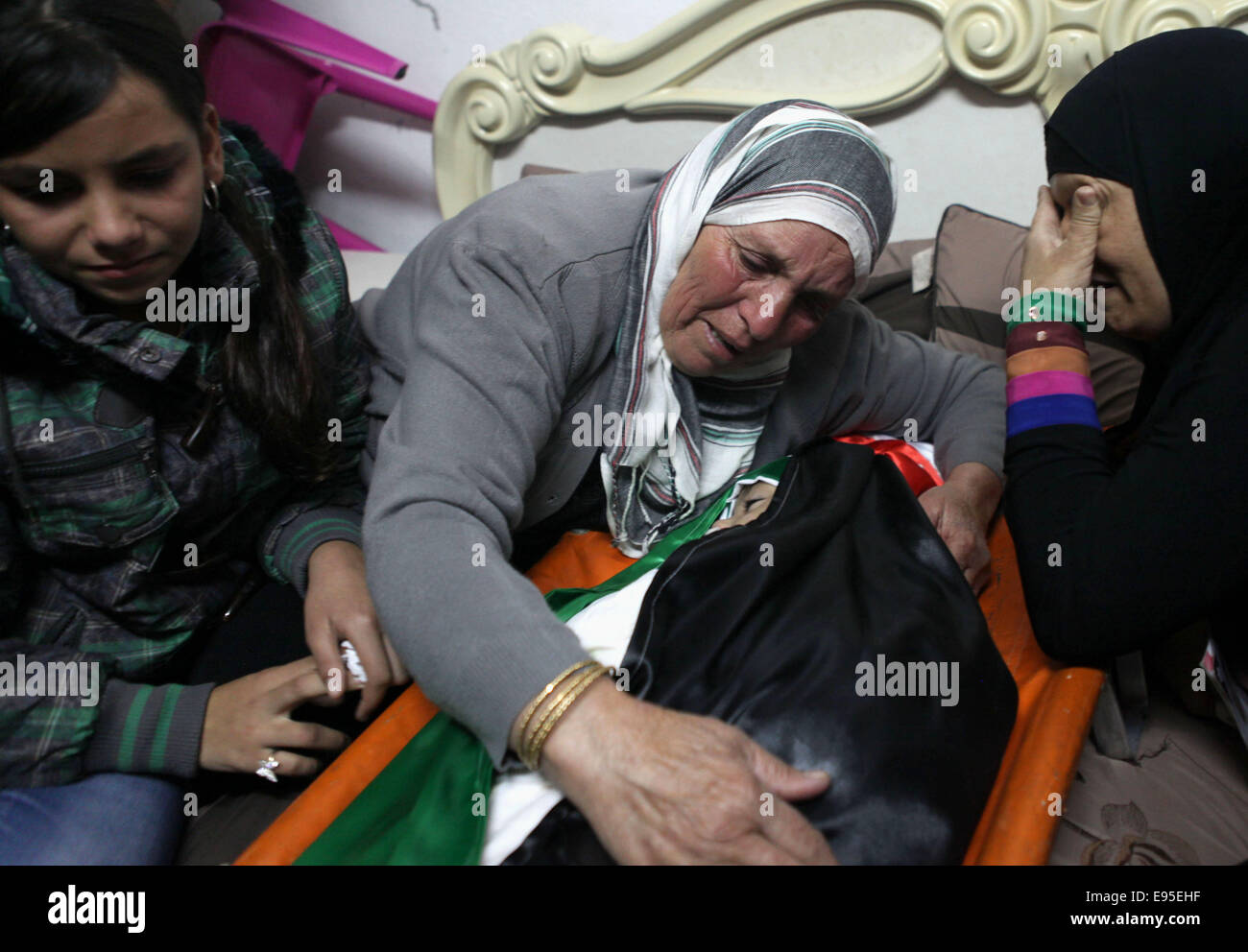 Ramallah, West Bank, Palestinian Territory. 20th Oct, 2014. Relatives ...