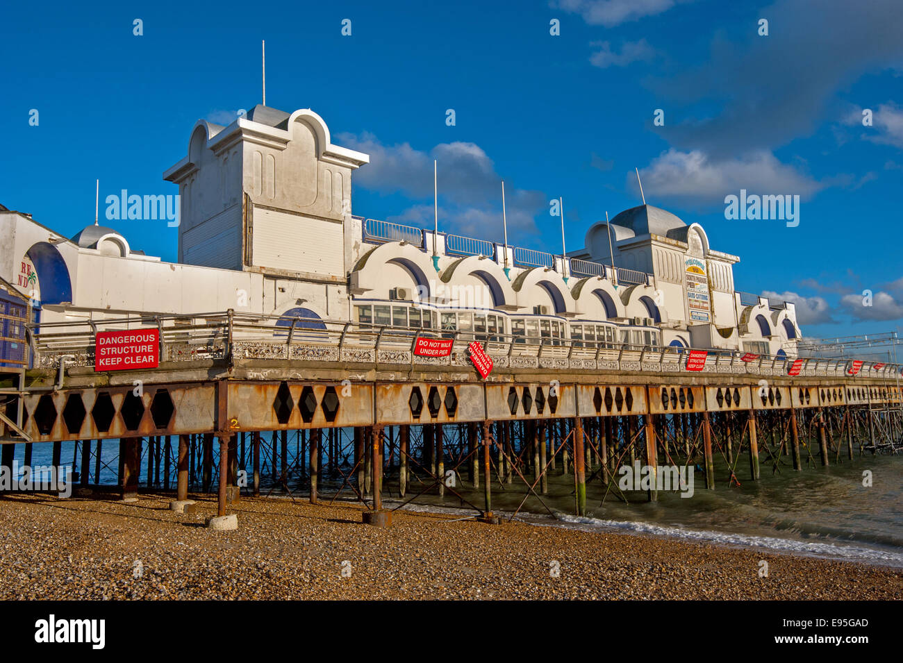 Repair work goes on on South Parade Pier, Southsea seafront Stock Photo ...