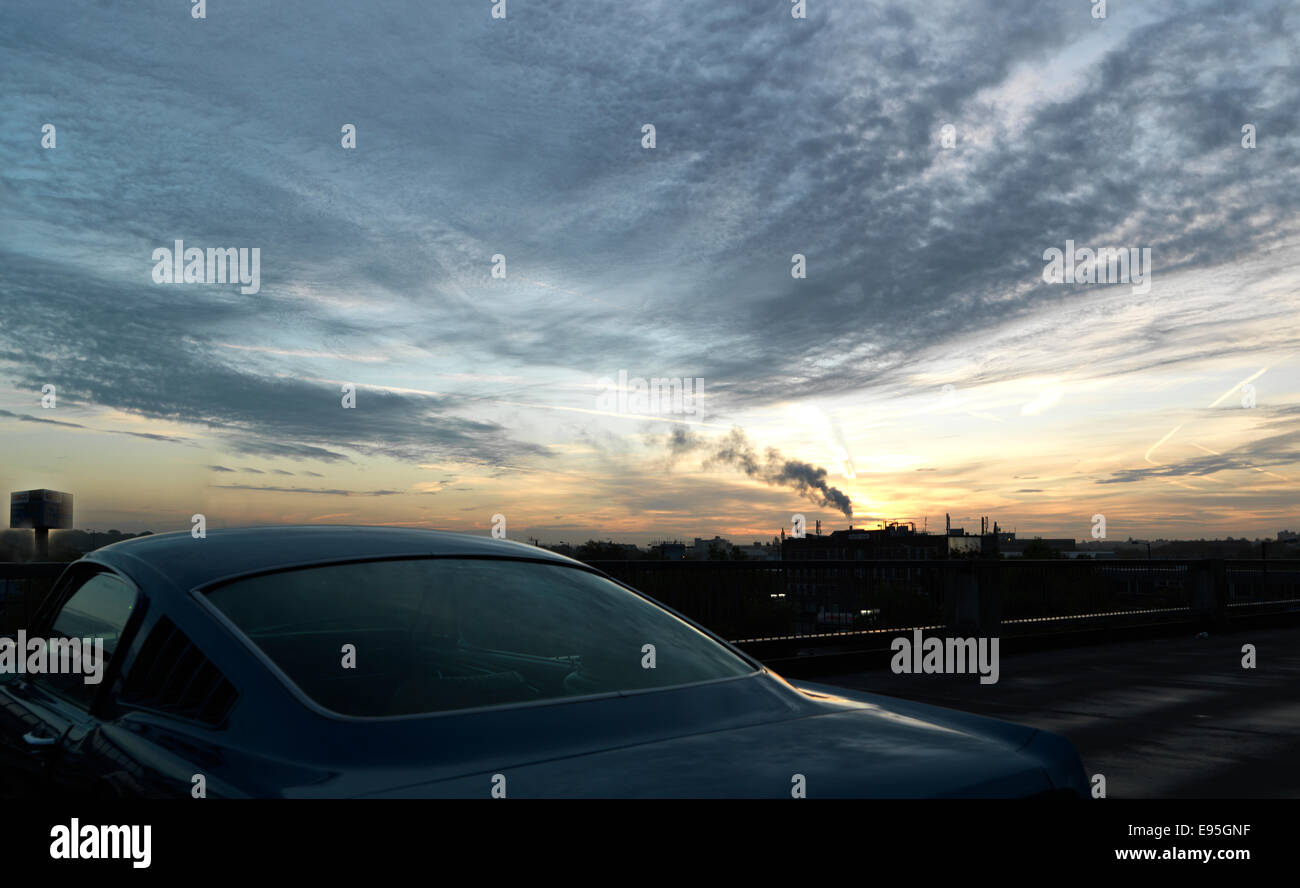 Classic car driving sunset hi-res stock photography and images - Alamy