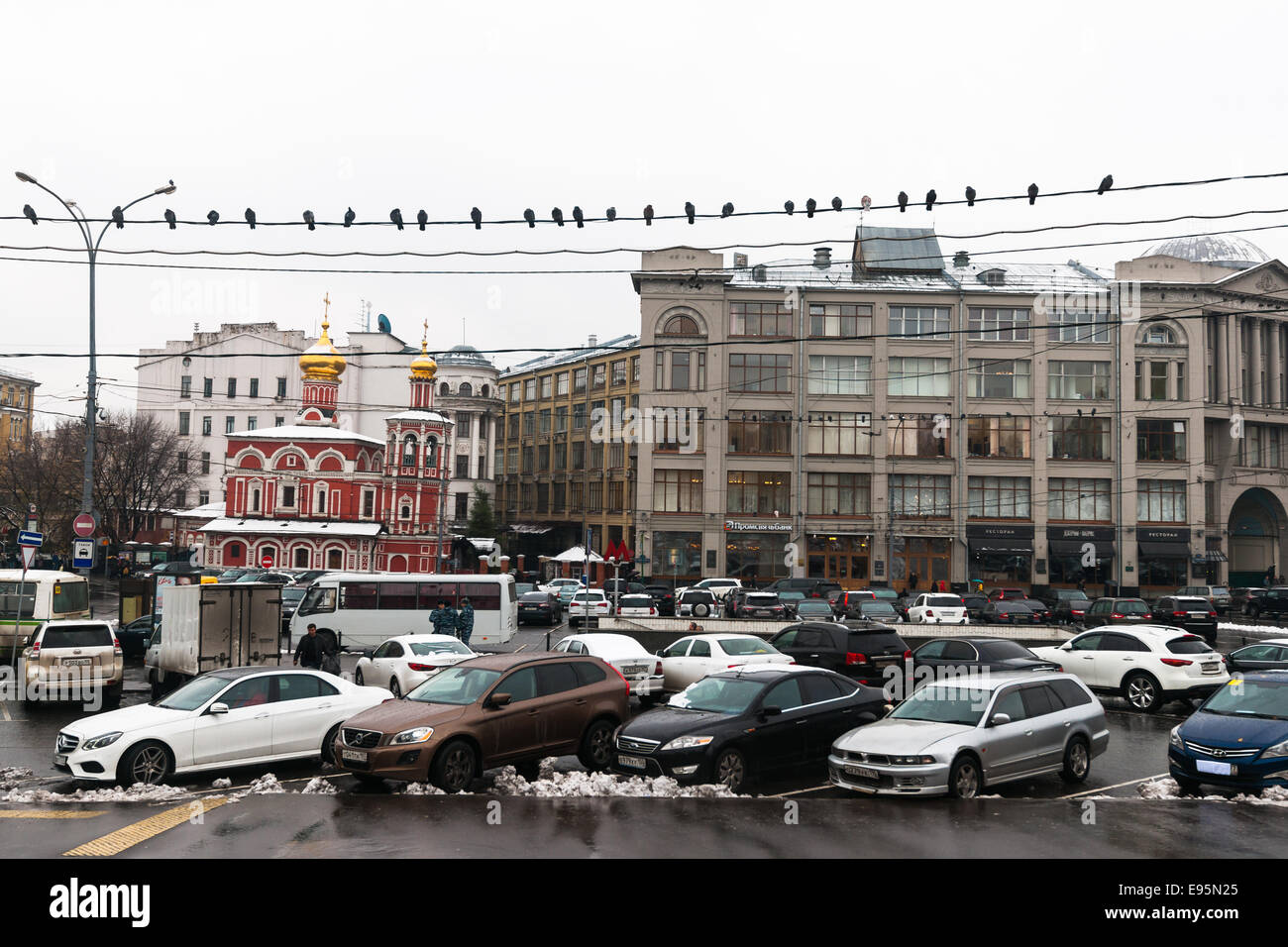 Moscow, Russia. Monday, Oct. 20th, 2014. Weather: First snow and ...