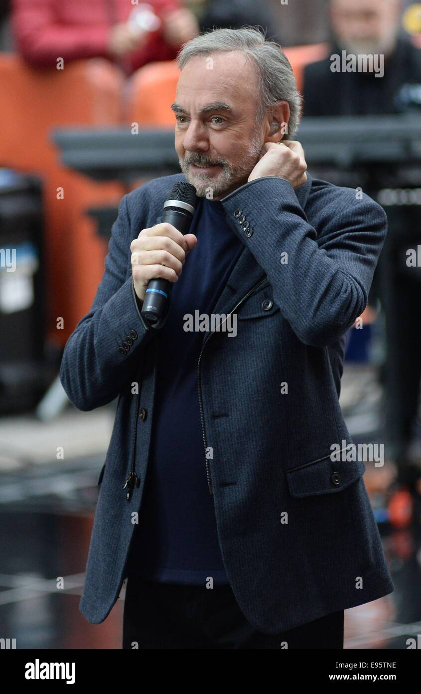 New York, NY, USA. 20th Oct, 2014. Neil Diamond on stage for NBC TODAY ...