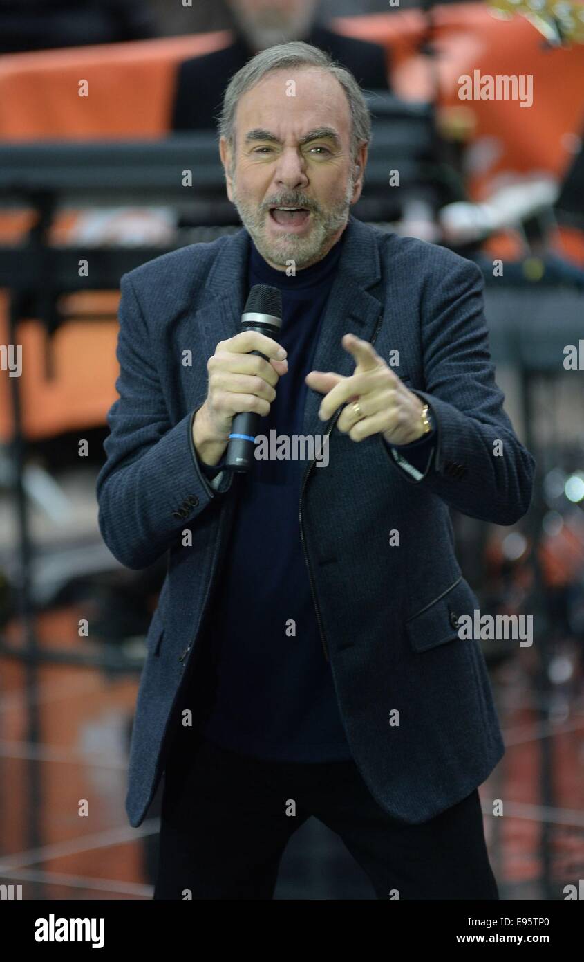 New York, NY, USA. 20th Oct, 2014. Neil Diamond on stage for NBC TODAY ...