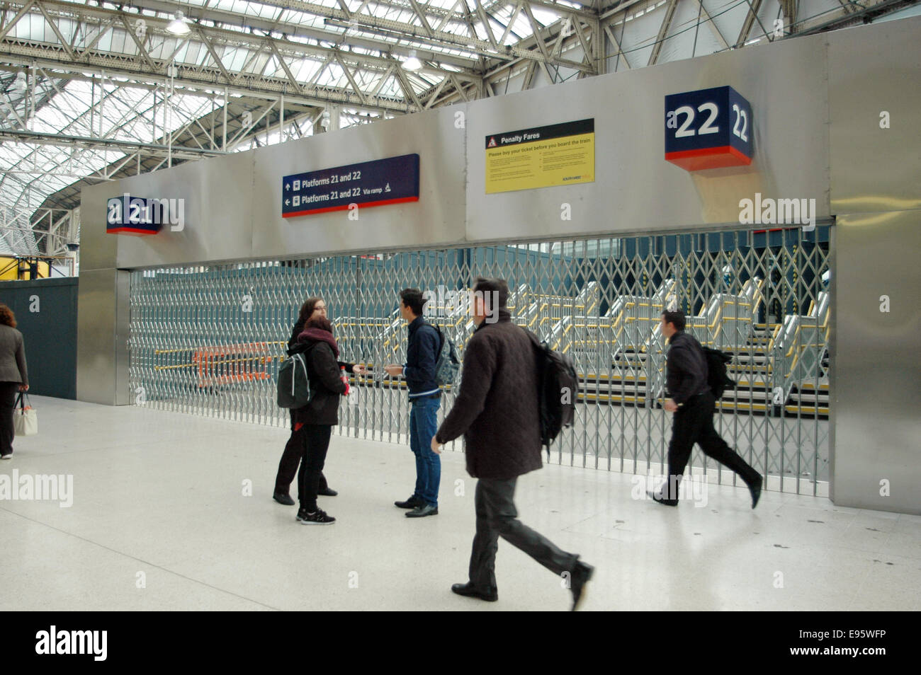 Old eurostar platform waterloo station hi-res stock photography and ...