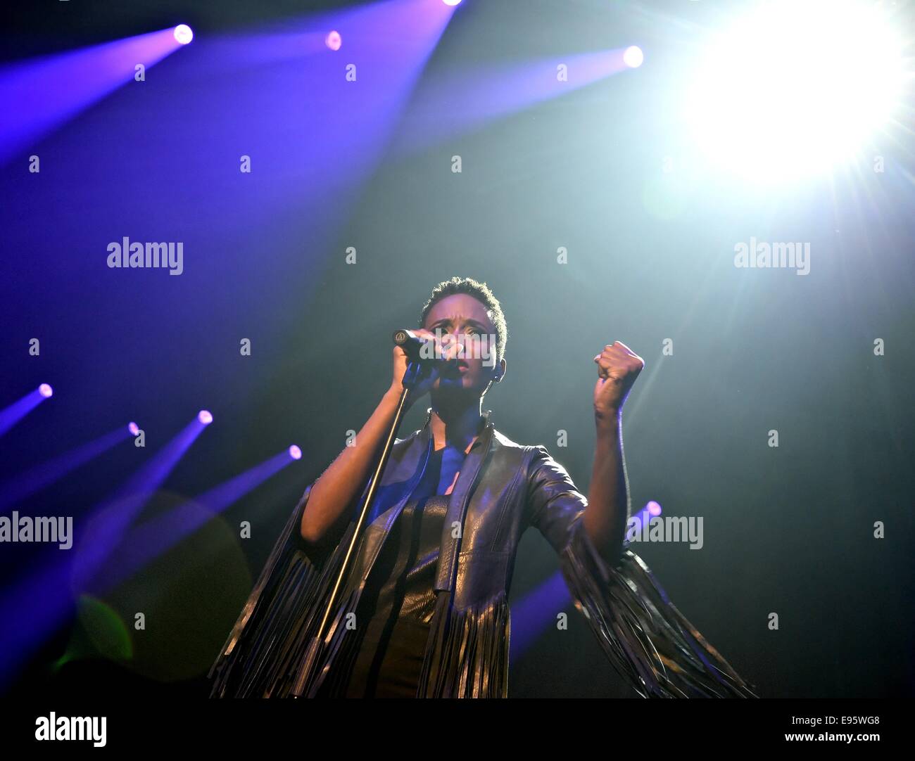 Berlin, Germany. 5th Oct, 2014. South African singer Lindiwe Suttle ...