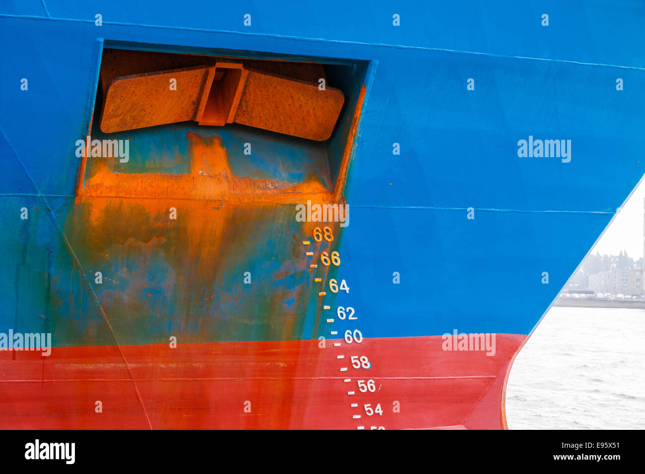Ship hull marking hi-res stock photography and images - Alamy