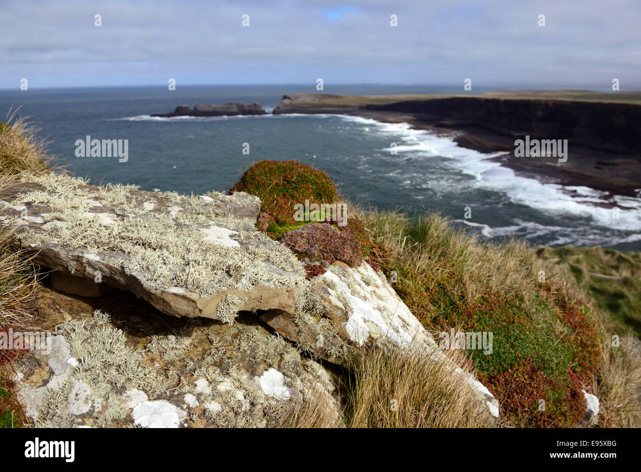 Cliffs at coast hi-res stock photography and images - Alamy