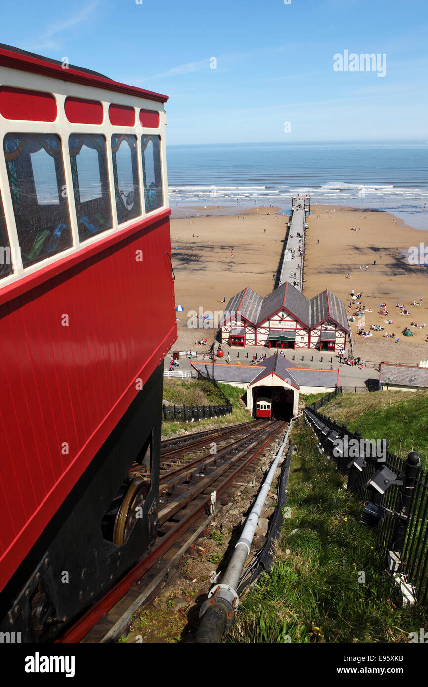 The saltburn cliff lift at saltburn by the sea hi-res stock photography ...