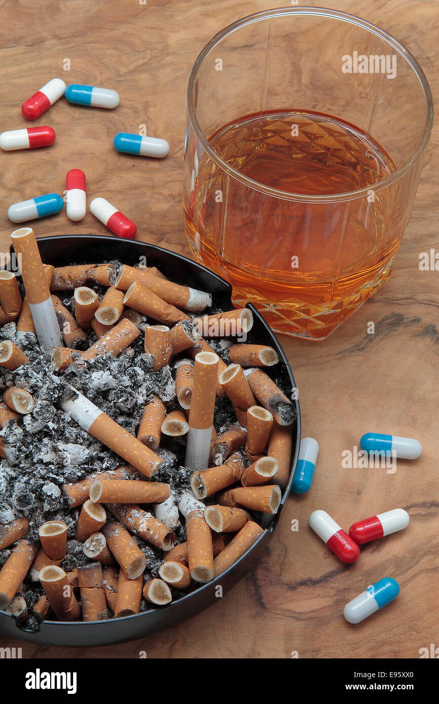 Ashtray full of ash hi-res stock photography and images - Alamy