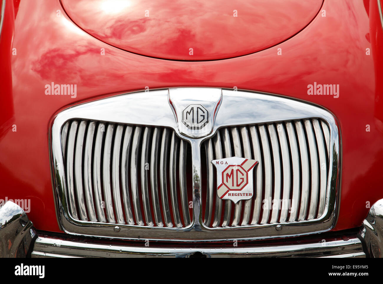 Classic Car MG MGA Radiator Stock Photo - Alamy