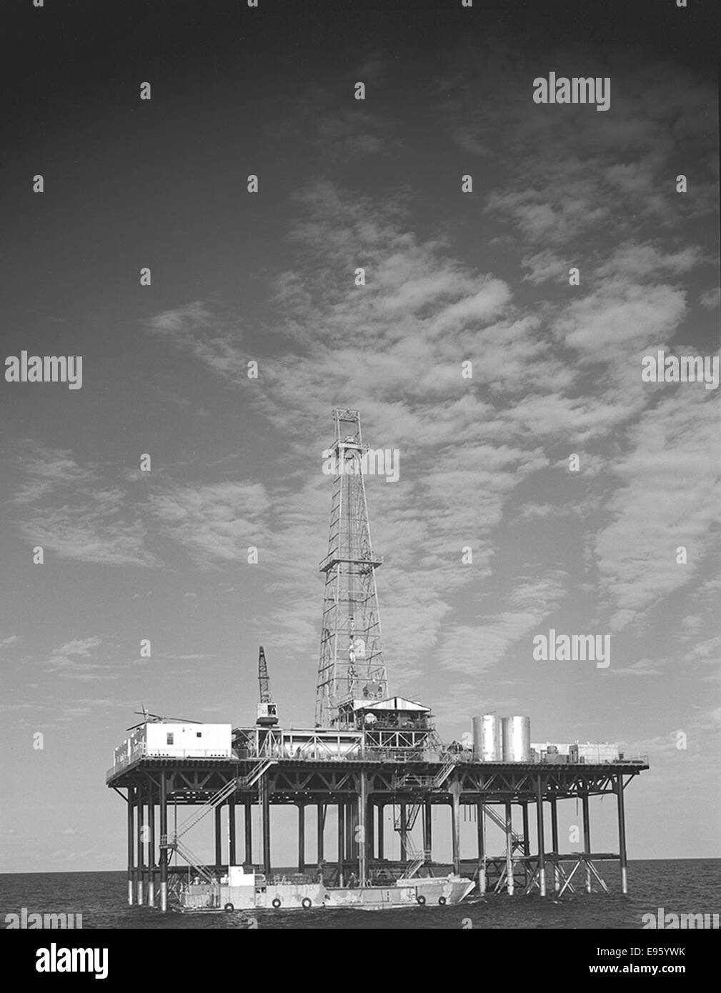 Offshore oil platform in Black and White Stock Photos & Images - Alamy