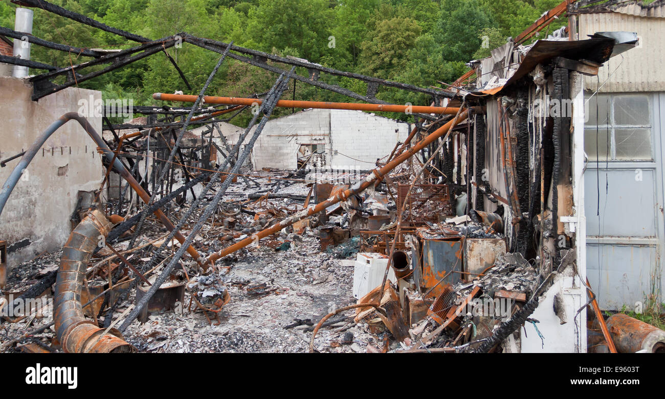 foto of fire accident broken old building Stock Photo - Alamy