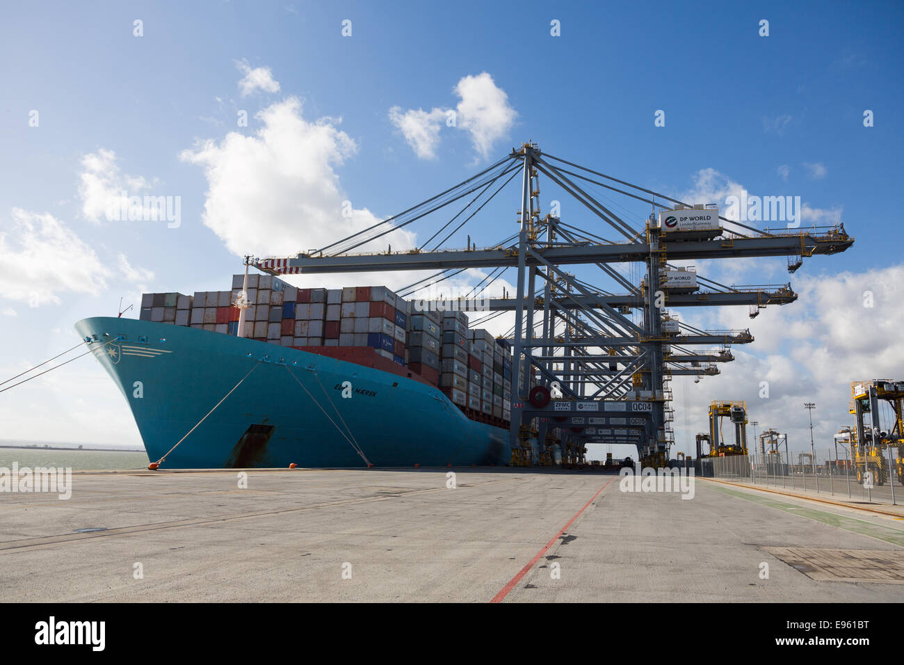 London Gateway, Essex, UK. 19th Oct 2014. Container ship Edith Maersk ...